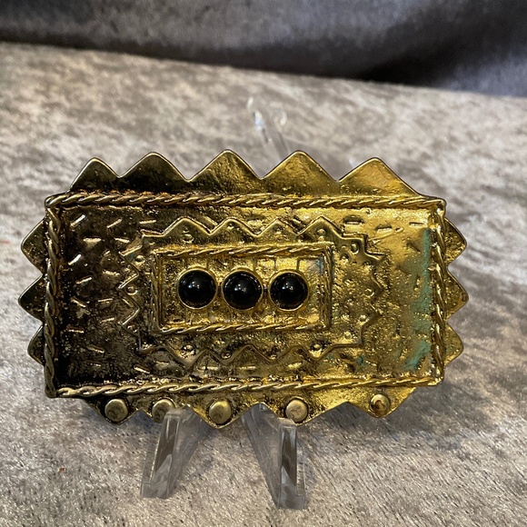 No Brand | Jewelry | Vintage Rectangular Gold Brooch With Black Faux ...